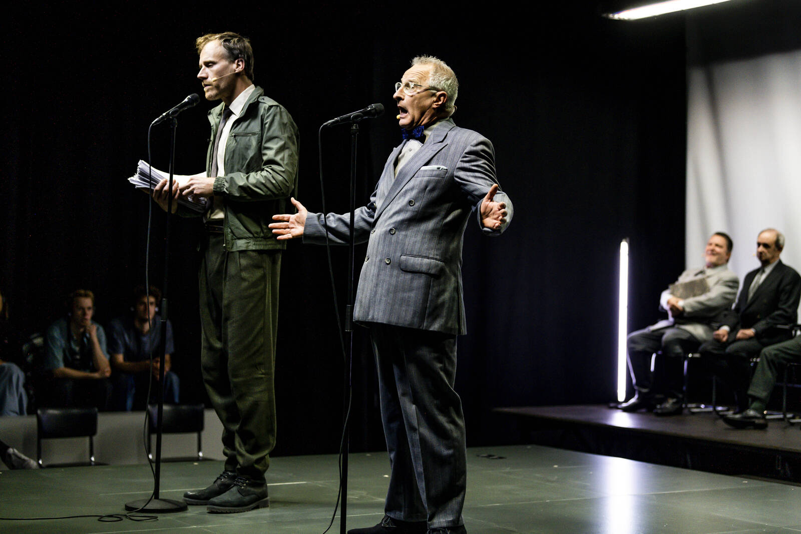 Hitler is dead, I repeat, Adolf Hitler is dead - Het nieuwstedelijk