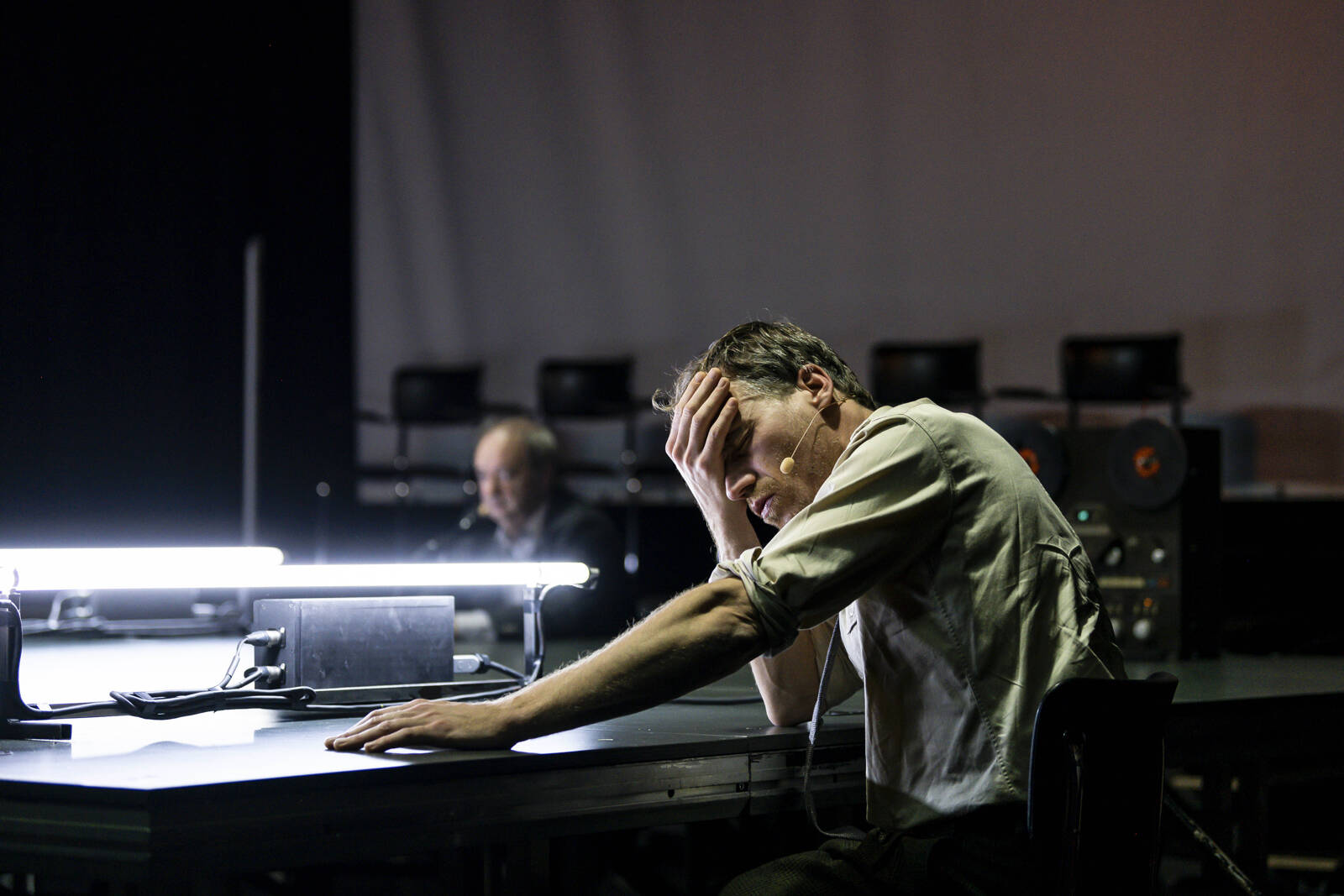 Hitler is dead, I repeat, Adolf Hitler is dead - Het nieuwstedelijk